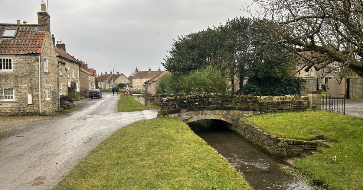 Ebor Way Day 1 - Helmsley to Sheriff Hutton | The Walking Diary